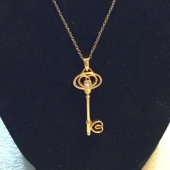 Jewelry | Lovely Gold Tone Necklace With Key Pendant | Poshmark
